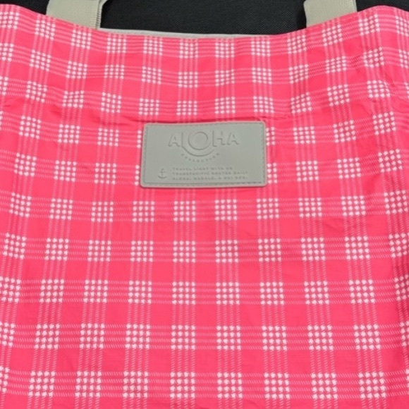 ALOHA Collection | Bags | Aloha Collection Day Tripper Bag | Poshmark